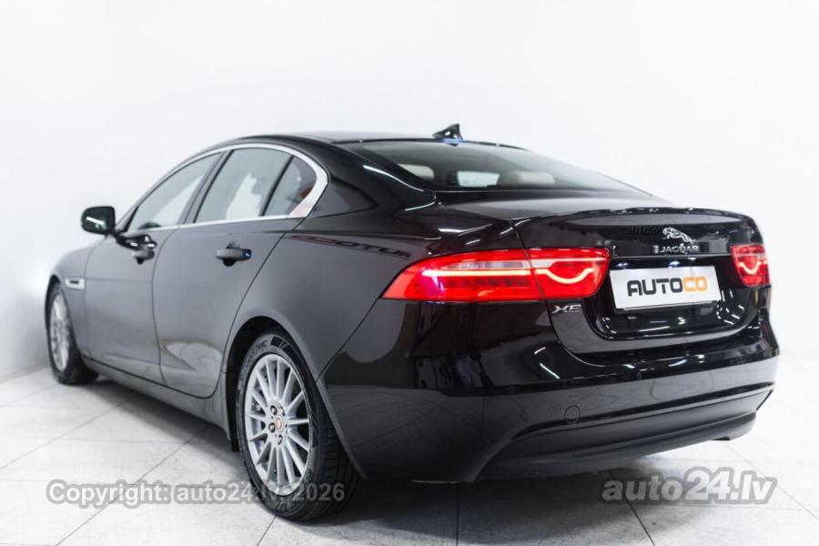 Black Jaguar XE 2016 in Tallinn, with an engine capacity of 2.00 L and mileage of 159 thousand km for 8999 €, photo 5 on AUTOMOTO.COM.LV