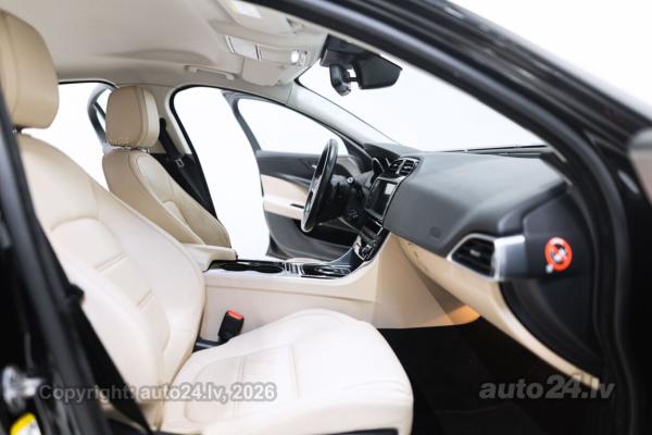 Black Jaguar XE 2016 in Tallinn, with an engine capacity of 2.00 L and mileage of 159 thousand km for 8999 €, photo 11 on AUTOMOTO.COM.LV