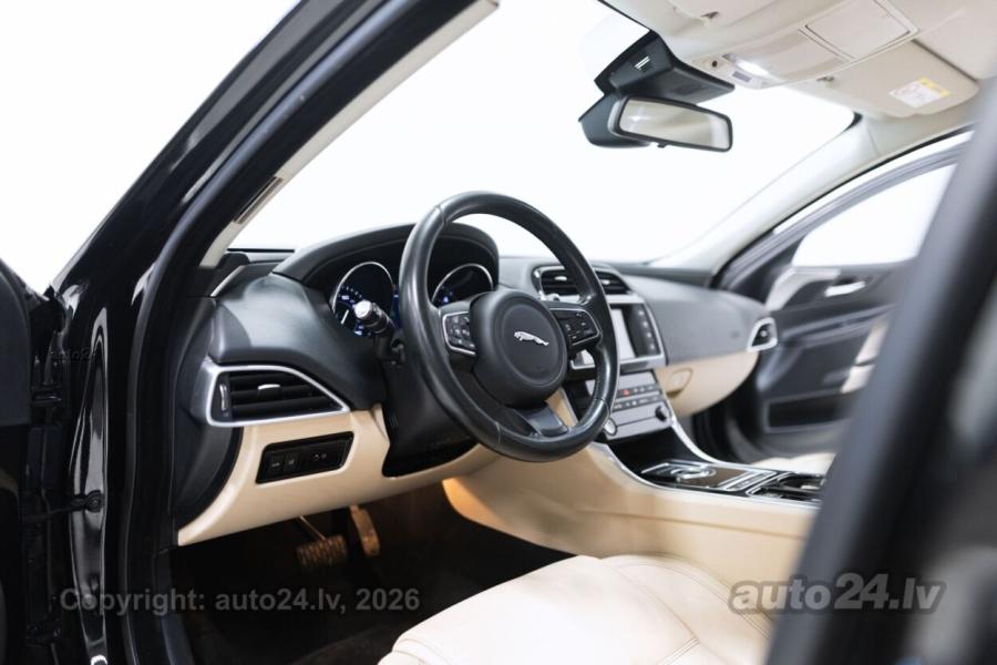 Black Jaguar XE 2016 in Tallinn, with an engine capacity of 2.00 L and mileage of 159 thousand km for 8999 €, photo 18 on AUTOMOTO.COM.LV