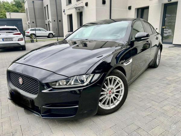 Melns Jaguar XE 2016 Radviliškis, ar dzinēja tilpumu 2.00 L un nobraukumu 182 tūkst. km par 7600 €, foto 1 vietnē AUTOMOTO.COM.LV