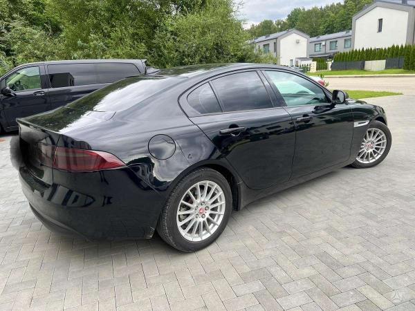 Melns Jaguar XE 2016 Radviliškis, ar dzinēja tilpumu 2.00 L un nobraukumu 182 tūkst. km par 7600 €, foto 3 vietnē AUTOMOTO.COM.LV