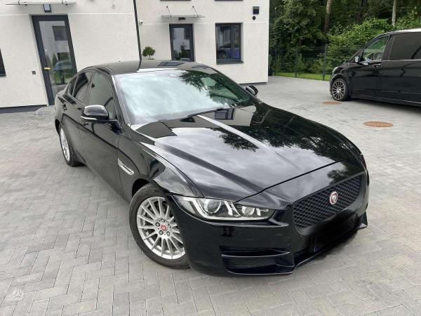 Melns Jaguar XE 2016 Radviliškis, ar dzinēja tilpumu 2.00 L un nobraukumu 182 tūkst. km par 7600 €, foto 4 vietnē AUTOMOTO.COM.LV