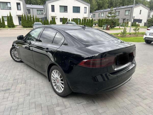 Melns Jaguar XE 2016 Radviliškis, ar dzinēja tilpumu 2.00 L un nobraukumu 182 tūkst. km par 7600 €, foto 5 vietnē AUTOMOTO.COM.LV