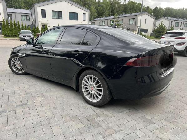Melns Jaguar XE 2016 Radviliškis, ar dzinēja tilpumu 2.00 L un nobraukumu 182 tūkst. km par 7600 €, foto 6 vietnē AUTOMOTO.COM.LV