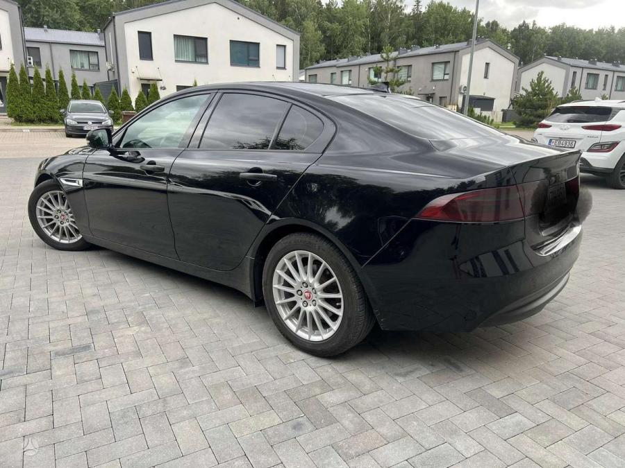 Melns Jaguar XE 2016 Radviliškis, ar dzinēja tilpumu 2.00 L un nobraukumu 182 tūkst. km par 7600 €, foto 7 vietnē AUTOMOTO.COM.LV