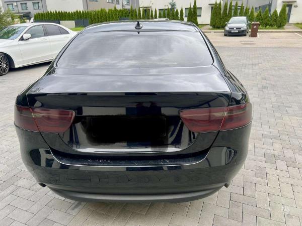 Melns Jaguar XE 2016 Radviliškis, ar dzinēja tilpumu 2.00 L un nobraukumu 182 tūkst. km par 7600 €, foto 10 vietnē AUTOMOTO.COM.LV