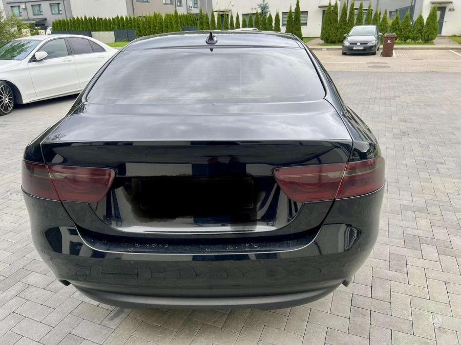 Melns Jaguar XE 2016 Radviliškis, ar dzinēja tilpumu 2.00 L un nobraukumu 182 tūkst. km par 7600 €, foto 11 vietnē AUTOMOTO.COM.LV