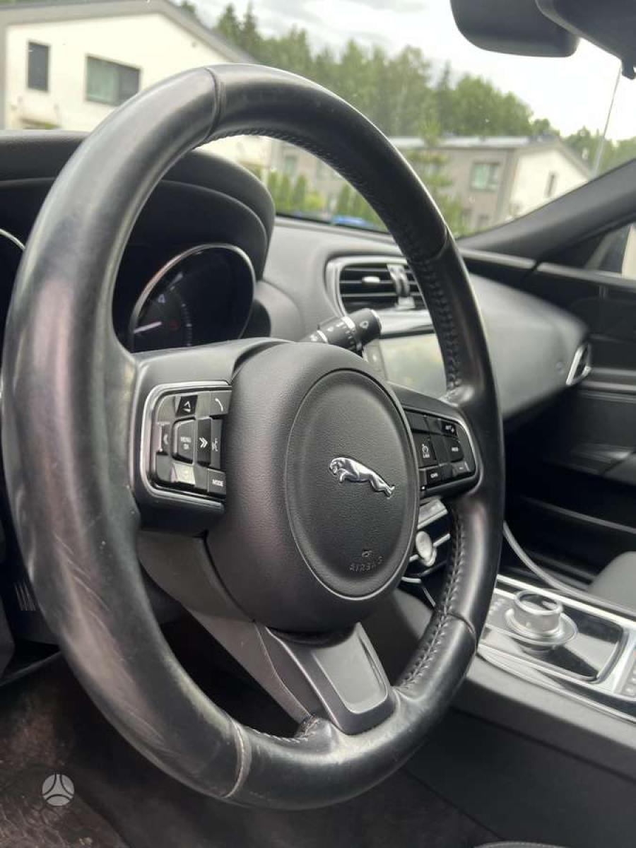 Melns Jaguar XE 2016 Radviliškis, ar dzinēja tilpumu 2.00 L un nobraukumu 182 tūkst. km par 7600 €, foto 13 vietnē AUTOMOTO.COM.LV