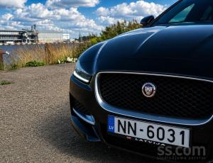 Черный Ягуар XE 2016 в Рига, объемом двигателя 2.00 л и пробегом 263 тыс. км за 9200 €, фото 4 на AUTOMOTO.COM.LV