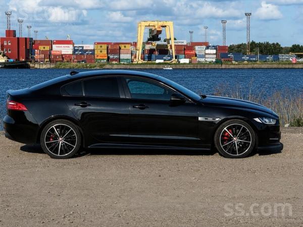 Черный Ягуар XE 2016 в Рига, объемом двигателя 2.00 л и пробегом 263 тыс. км за 9200 €, фото 6 на AUTOMOTO.COM.LV