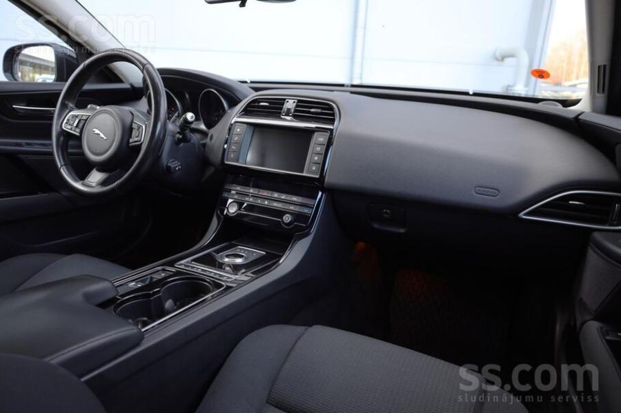 Black Jaguar XE 2017 in Riga, with an engine capacity of 2.00 L and mileage of 0 thousand km for 7995 €, photo 10 on AUTOMOTO.COM.LV