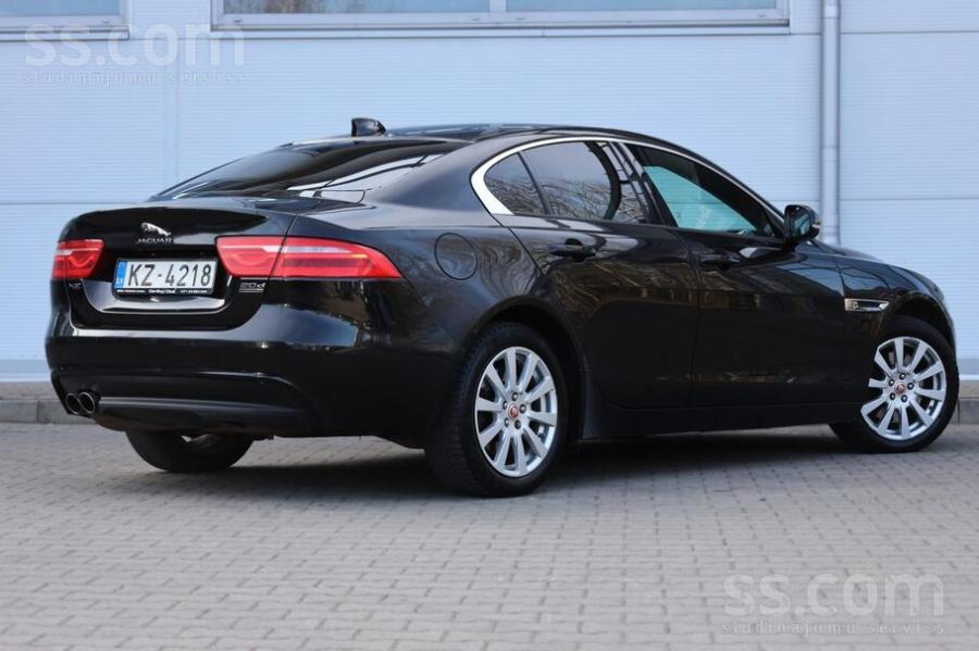 Melns Jaguar XE 2017 Rīga, ar dzinēja tilpumu 2.00 L un nobraukumu 0 tūkst. km par 7995 €, foto 6 vietnē AUTOMOTO.COM.LV