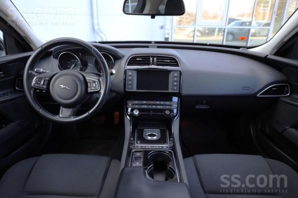 Melns Jaguar XE 2017 Rīga, ar dzinēja tilpumu 2.00 L un nobraukumu 0 tūkst. km par 7995 €, foto 6 vietnē AUTOMOTO.COM.LV