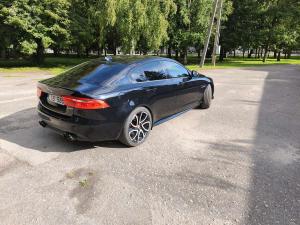 Black Jaguar XE 2017 in Birzai, with an engine capacity of 2.00 L and mileage of 108 thousand km for 11500 €, photo 4 on AUTOMOTO.COM.LV