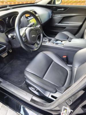Black Jaguar XE 2017 in Birzai, with an engine capacity of 2.00 L and mileage of 108 thousand km for 11500 €, photo 6 on AUTOMOTO.COM.LV