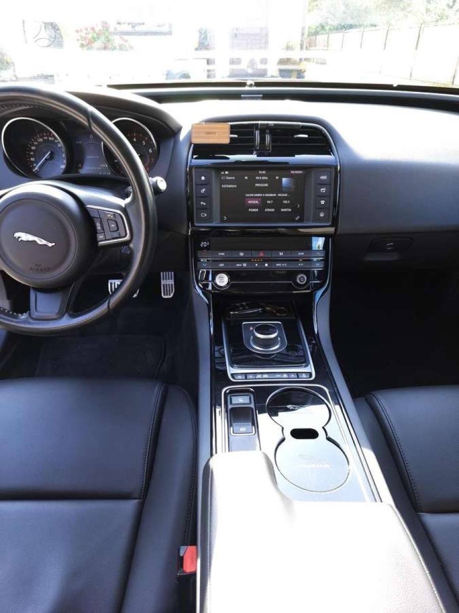 Black Jaguar XE 2017 in Birzai, with an engine capacity of 2.00 L and mileage of 108 thousand km for 11500 €, photo 11 on AUTOMOTO.COM.LV