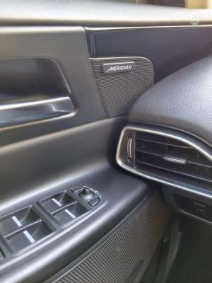 Black Jaguar XE 2017 in Birzai, with an engine capacity of 2.00 L and mileage of 108 thousand km for 11500 €, photo 13 on AUTOMOTO.COM.LV