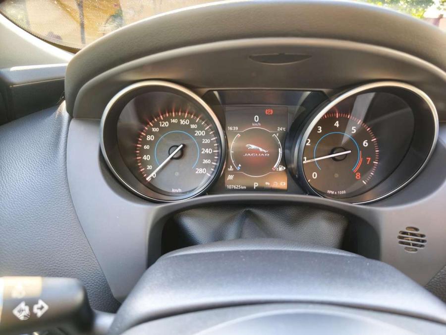 Black Jaguar XE 2017 in Birzai, with an engine capacity of 2.00 L and mileage of 108 thousand km for 11500 €, photo 14 on AUTOMOTO.COM.LV
