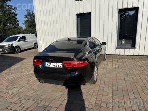 Black Jaguar XE 2017 in Riga, with an engine capacity of 2.00 L and mileage of 130 thousand km for 8500 €, photo 3 on AUTOMOTO.COM.LV