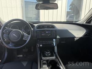 Black Jaguar XE 2017 in Riga, with an engine capacity of 2.00 L and mileage of 130 thousand km for 8500 €, photo 7 on AUTOMOTO.COM.LV