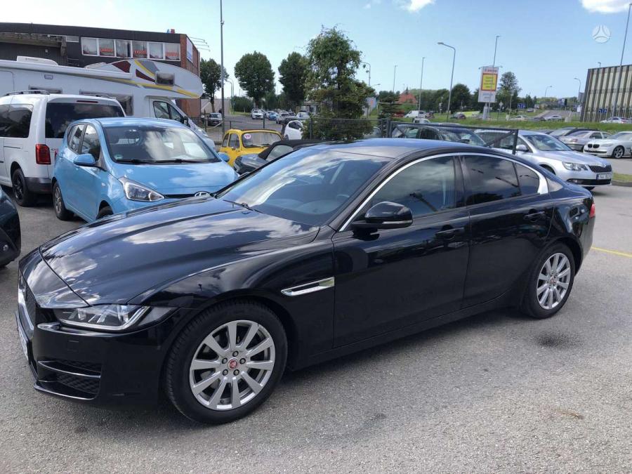 Черный Ягуар XE 2017 в Клайпеда, объемом двигателя 2.00 л и пробегом 230 тыс. км за 5900 €, фото 1 на AUTOMOTO.COM.LV