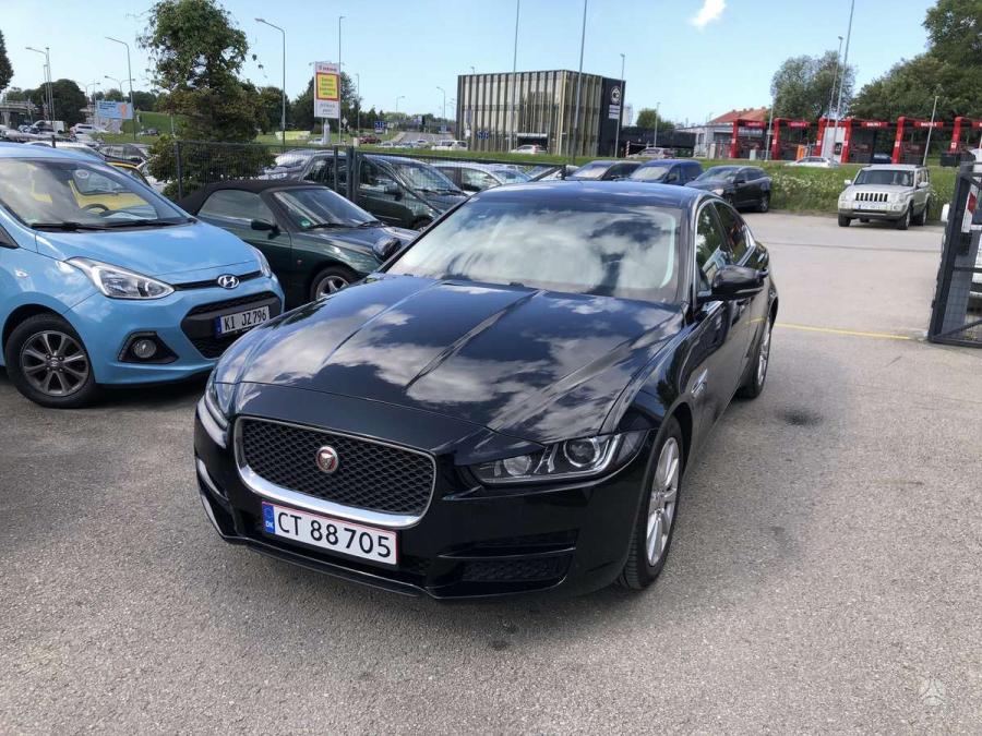 Черный Ягуар XE 2017 в Клайпеда, объемом двигателя 2.00 л и пробегом 230 тыс. км за 5900 €, фото 4 на AUTOMOTO.COM.LV