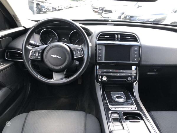 Black Jaguar XE 2017 in Klaipeda, with an engine capacity of 2.00 L and mileage of 230 thousand km for 5900 €, photo 8 on AUTOMOTO.COM.LV