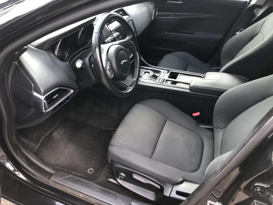 Черный Ягуар XE 2017 в Клайпеда, объемом двигателя 2.00 л и пробегом 230 тыс. км за 5900 €, фото 9 на AUTOMOTO.COM.LV