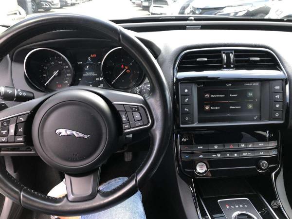 Black Jaguar XE 2017 in Klaipeda, with an engine capacity of 2.00 L and mileage of 230 thousand km for 5900 €, photo 10 on AUTOMOTO.COM.LV