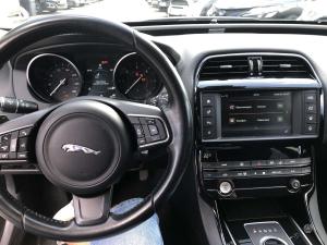 Черный Ягуар XE 2017 в Клайпеда, объемом двигателя 2.00 л и пробегом 230 тыс. км за 5900 €, фото 10 на AUTOMOTO.COM.LV