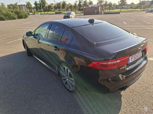 Черный Ягуар XE 2018 в Шяуляй, объемом двигателя 2.00 л и пробегом 70 тыс. км за 12900 €, фото 4 на AUTOMOTO.COM.LV