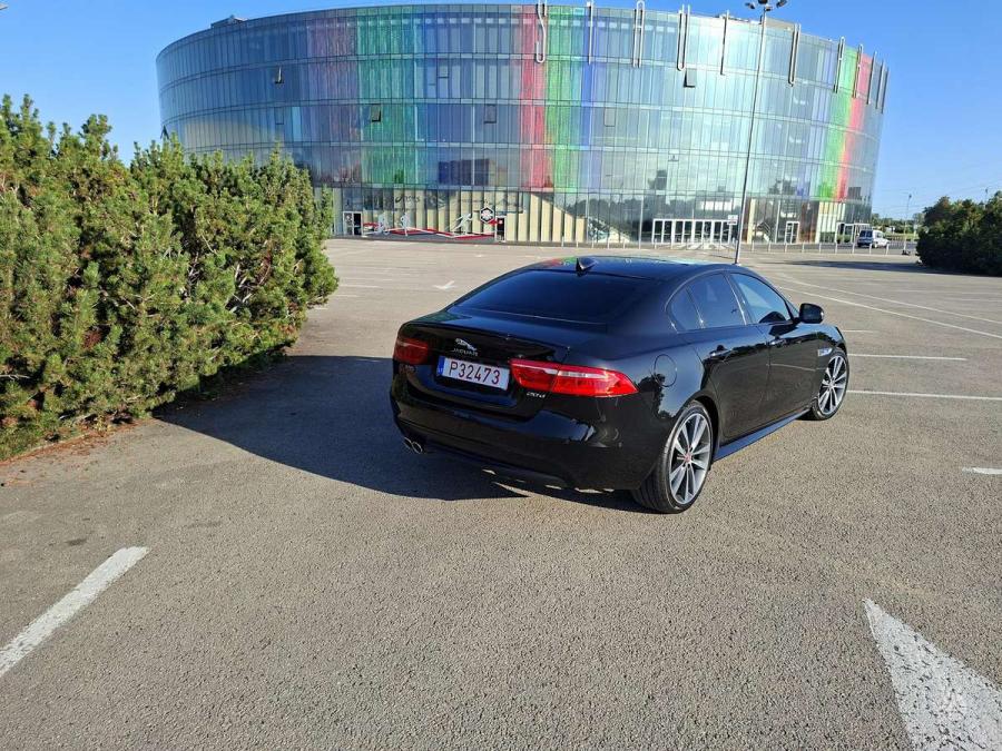 Черный Ягуар XE 2018 в Шяуляй, объемом двигателя 2.00 л и пробегом 70 тыс. км за 12900 €, фото 5 на AUTOMOTO.COM.LV