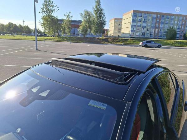 Black Jaguar XE 2018 in Siauliai, with an engine capacity of 2.00 L and mileage of 70 thousand km for 12900 €, photo 7 on AUTOMOTO.COM.LV