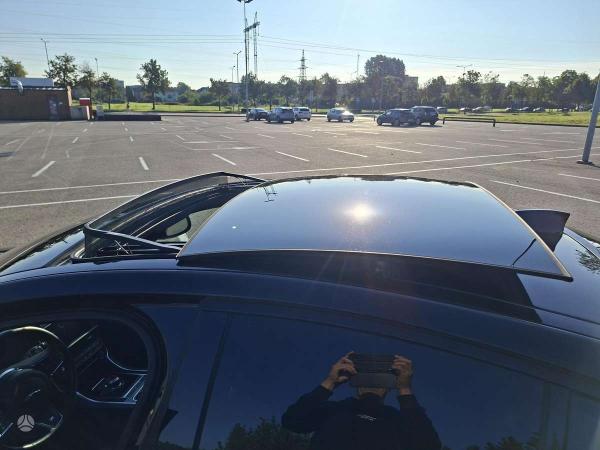Black Jaguar XE 2018 in Siauliai, with an engine capacity of 2.00 L and mileage of 70 thousand km for 12900 €, photo 8 on AUTOMOTO.COM.LV