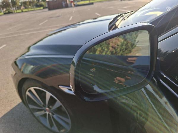 Black Jaguar XE 2018 in Siauliai, with an engine capacity of 2.00 L and mileage of 70 thousand km for 12900 €, photo 10 on AUTOMOTO.COM.LV