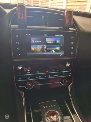Черный Ягуар XE 2018 в Шяуляй, объемом двигателя 2.00 л и пробегом 70 тыс. км за 12900 €, фото 35 на AUTOMOTO.COM.LV