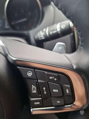 Черный Ягуар XE 2018 в Шяуляй, объемом двигателя 2.00 л и пробегом 70 тыс. км за 12900 €, фото 38 на AUTOMOTO.COM.LV