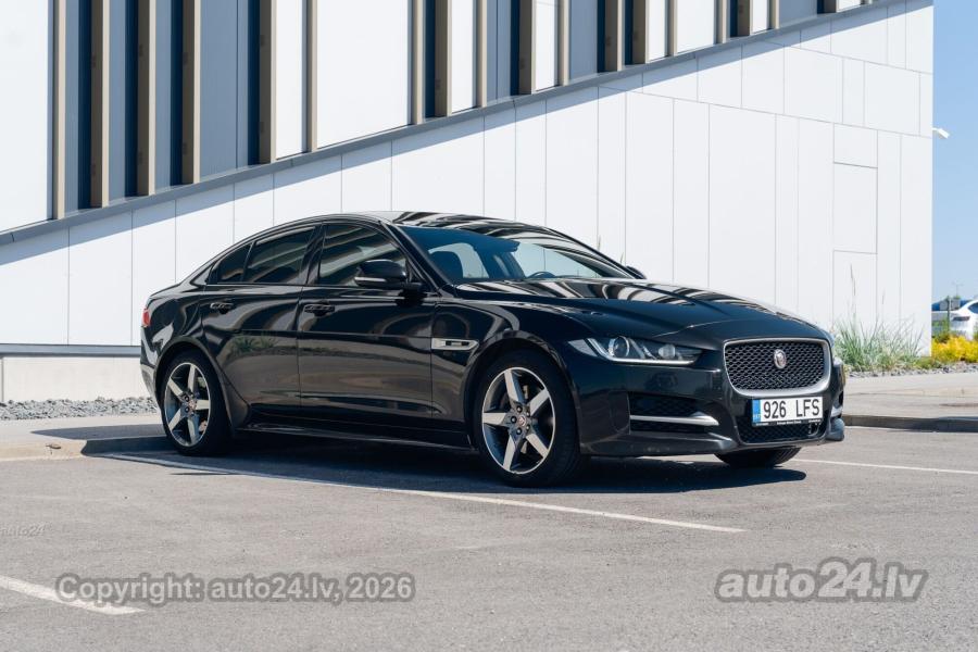 Melns Jaguar XE 2019 Tallina, ar dzinēja tilpumu 2.00 L un nobraukumu 140 tūkst. km par 22899 €, foto 1 vietnē AUTOMOTO.COM.LV
