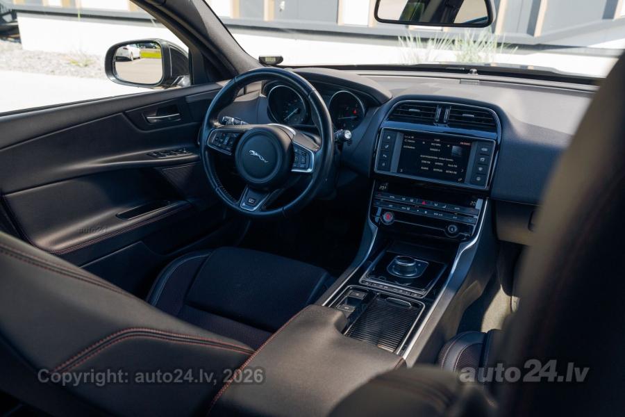 Melns Jaguar XE 2019 Tallina, ar dzinēja tilpumu 2.00 L un nobraukumu 140 tūkst. km par 22899 €, foto 11 vietnē AUTOMOTO.COM.LV