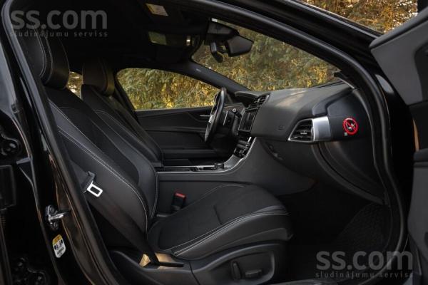 Black Jaguar XE 2019 in Jelgava, with an engine capacity of 2.00 L and mileage of 0 thousand km for 13500 €, photo 9 on AUTOMOTO.COM.LV