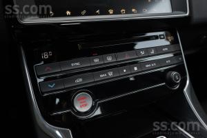 Melns Jaguar XE 2019 Jelgava, ar dzinēja tilpumu 2.00 L un nobraukumu 0 tūkst. km par 13500 €, foto 20 vietnē AUTOMOTO.COM.LV