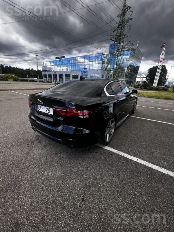 Melns Jaguar XE 2020 Rīga, ar dzinēja tilpumu 2.00 L un nobraukumu 73 tūkst. km par 22400 €, foto 5 vietnē AUTOMOTO.COM.LV
