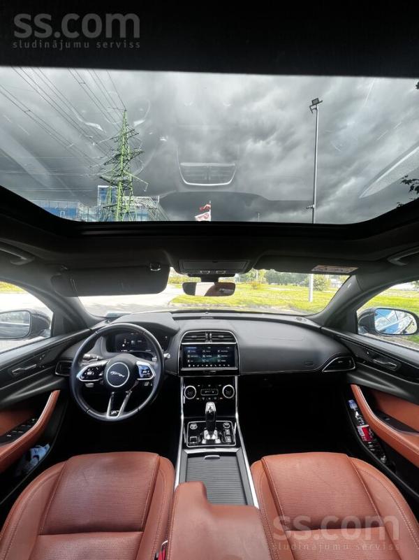 Melns Jaguar XE 2020 Rīga, ar dzinēja tilpumu 2.00 L un nobraukumu 73 tūkst. km par 22400 €, foto 9 vietnē AUTOMOTO.COM.LV