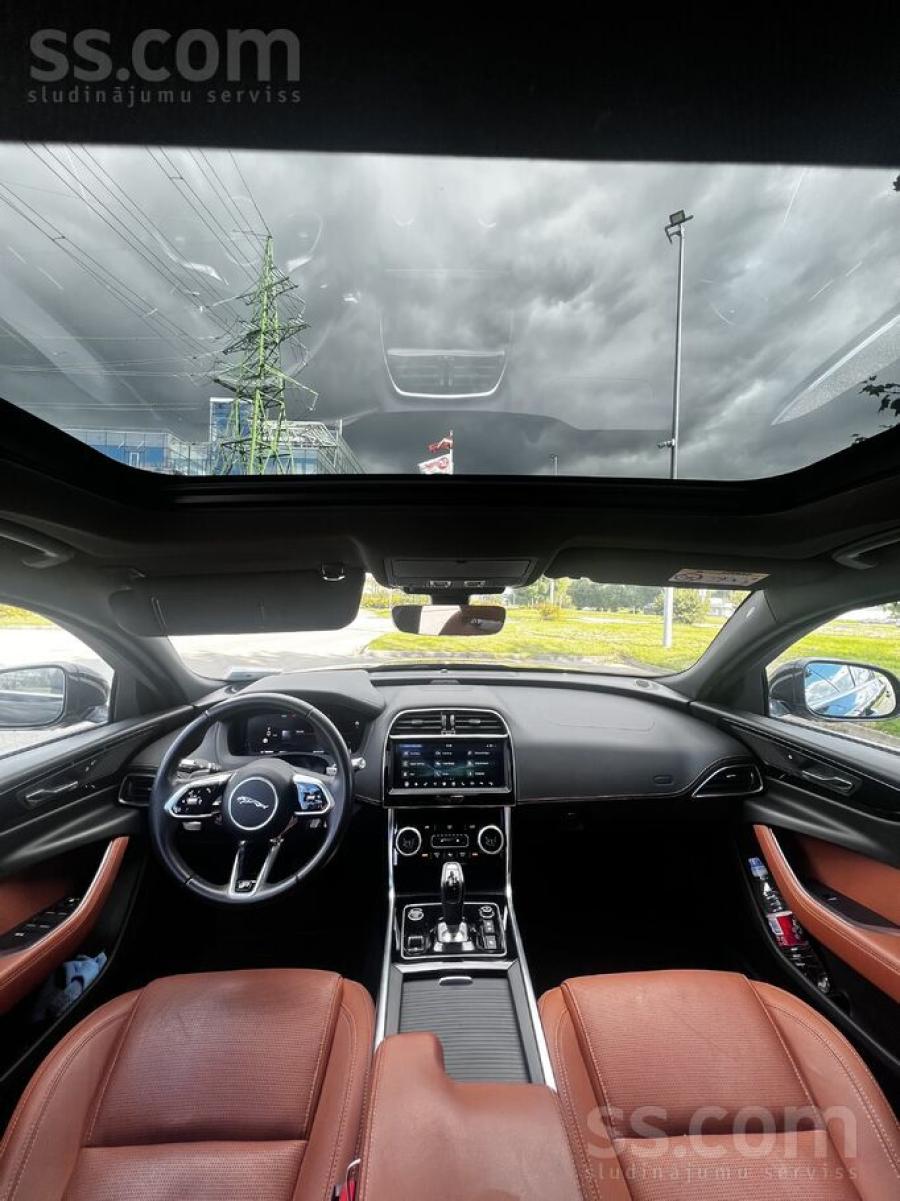Melns Jaguar XE 2020 Rīga, ar dzinēja tilpumu 2.00 L un nobraukumu 73 tūkst. km par 22400 €, foto 10 vietnē AUTOMOTO.COM.LV