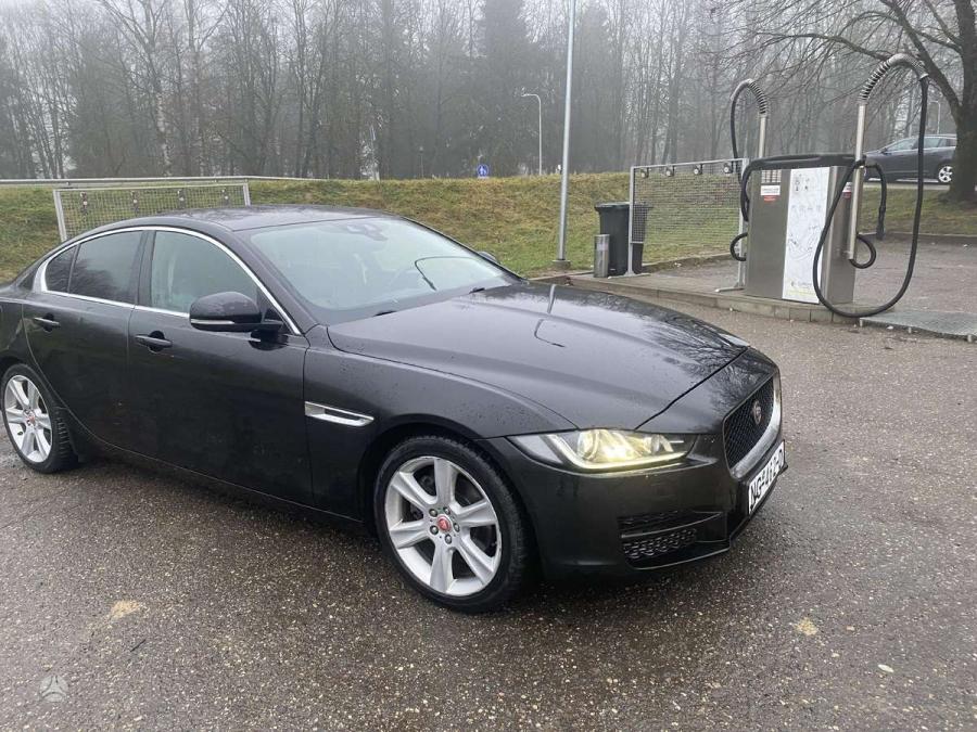 Melns Jaguar XE 2022 Viļņa, ar dzinēja tilpumu 2.00 L un nobraukumu 205 tūkst. km par 9600 €, foto 15 vietnē AUTOMOTO.COM.LV