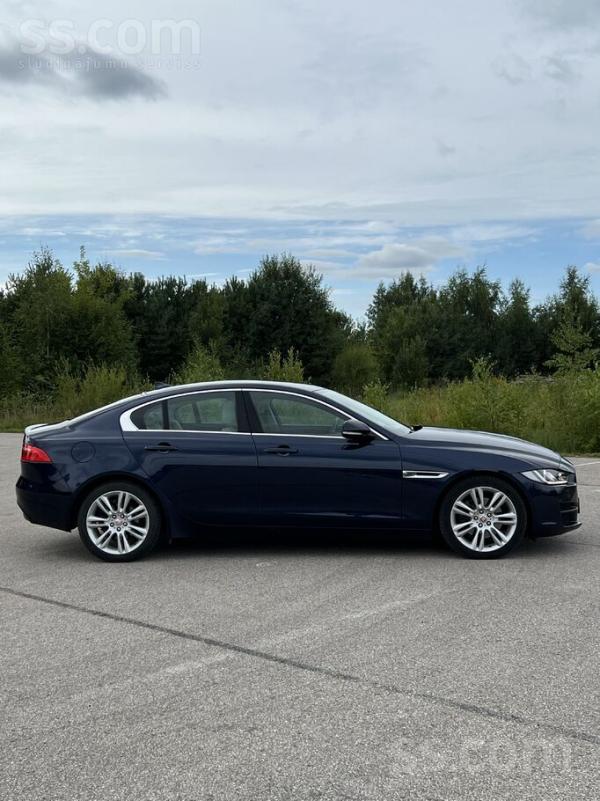 Zils Jaguar XE 2015 Rīga, ar dzinēja tilpumu 2.00 L un nobraukumu 264 tūkst. km par 6900 €, foto 4 vietnē AUTOMOTO.COM.LV