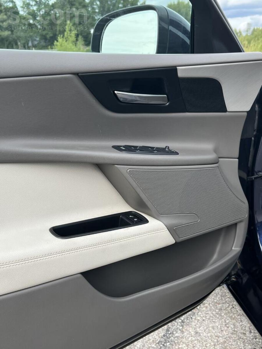Blue Jaguar XE 2015 in Riga, with an engine capacity of 2.00 L and mileage of 264 thousand km for 6900 €, photo 13 on AUTOMOTO.COM.LV