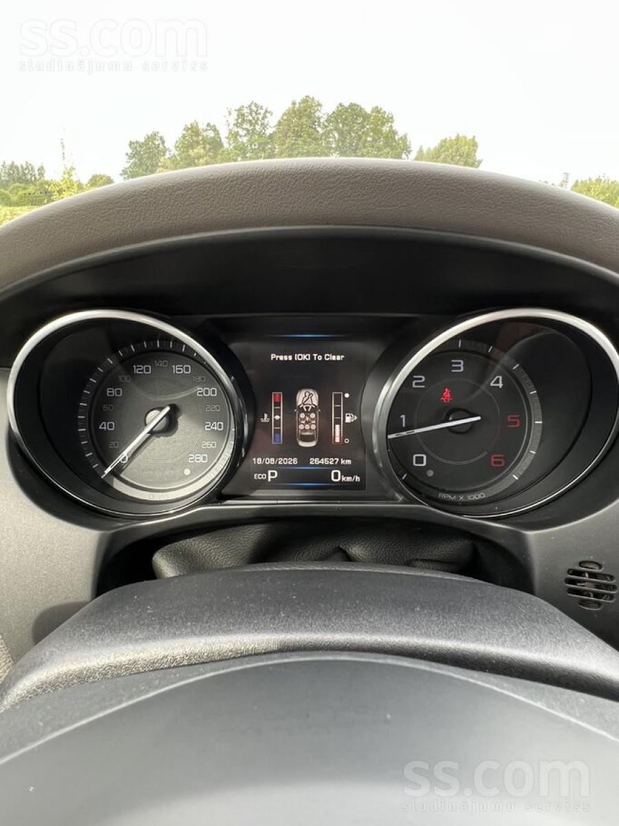 Blue Jaguar XE 2015 in Riga, with an engine capacity of 2.00 L and mileage of 264 thousand km for 6900 €, photo 19 on AUTOMOTO.COM.LV