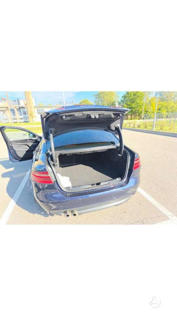 Zils Jaguar XE 2016 Prienai, ar dzinēja tilpumu 2.00 L un nobraukumu 140 tūkst. km par 9500 €, foto 11 vietnē AUTOMOTO.COM.LV