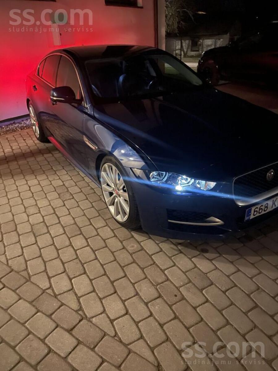 Zils Jaguar XE 2016 Rīga, ar dzinēja tilpumu 2.00 L un nobraukumu 260 tūkst. km par 6500 €, foto 1 vietnē AUTOMOTO.COM.LV